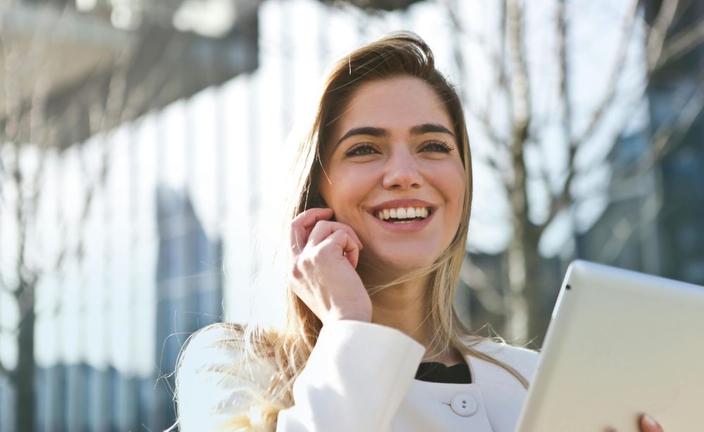 Surco nasogeniano | Qué es y causas del surco nasogeniano